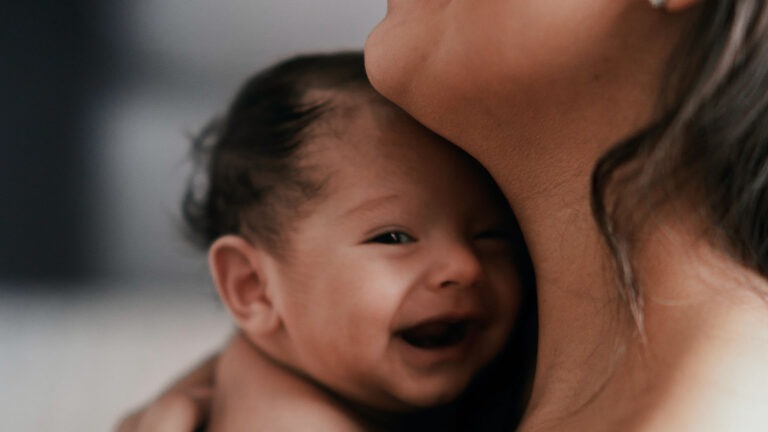 How to Entertain a Newborn: 15 Play Ideas for Newborn Babies